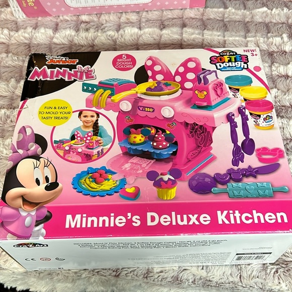 Disney | Toys | Disney Junior Minnies Deluxe Kitchen Softee Dough ...